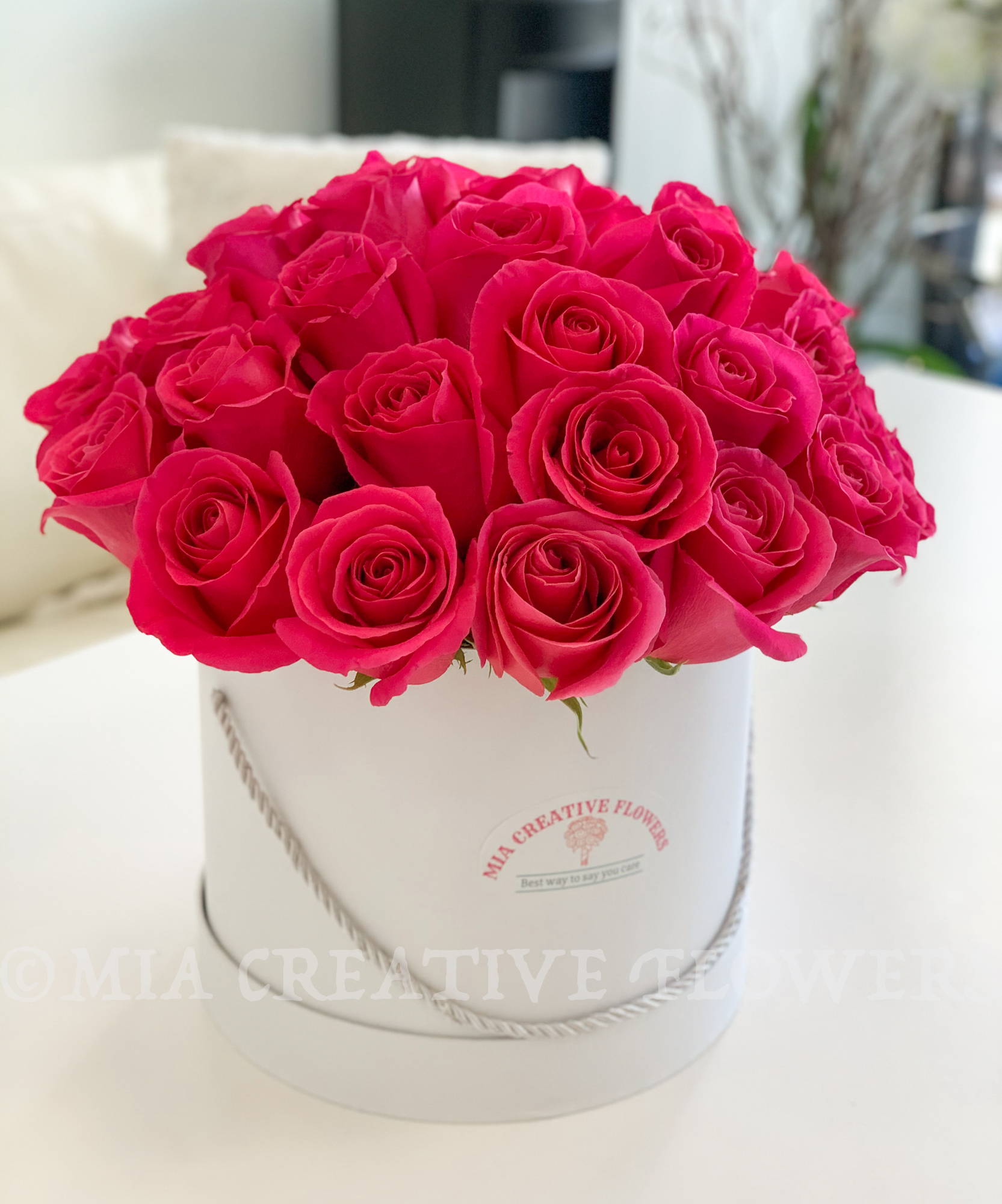 Roses in a White Box – MIA CREATIVE FLOWERS